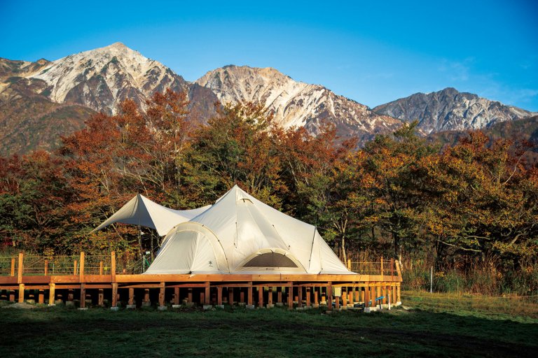 憧れSnow Peakのグランピング！『Snow Peak FIELD SUITE HAKUBA KITAONE KOGEN』なら、大自然滞在型の超贅沢キャンプが手軽に叶う | LEE