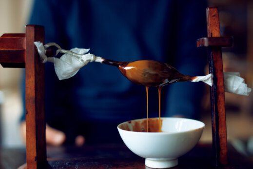 雅姫さんの手にちょうどいい、小さな漆のお椀を作ってもらいました【LEE DAYS】 | LEE