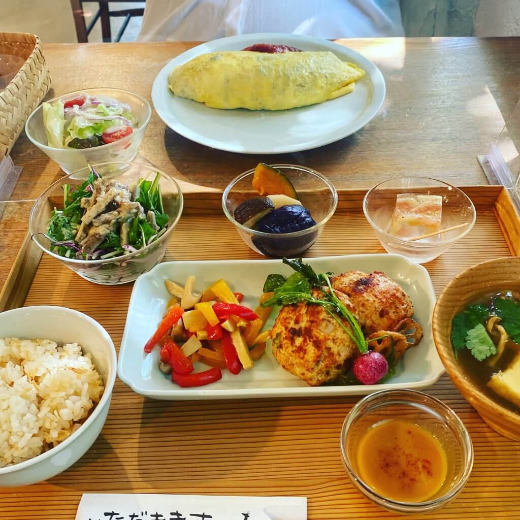 LEE DAYS限定・ワタナベマキさん×谷口 嘉さん オーバルプレートと最近購入した器たち【LEE DAYS club elion】 | LEE