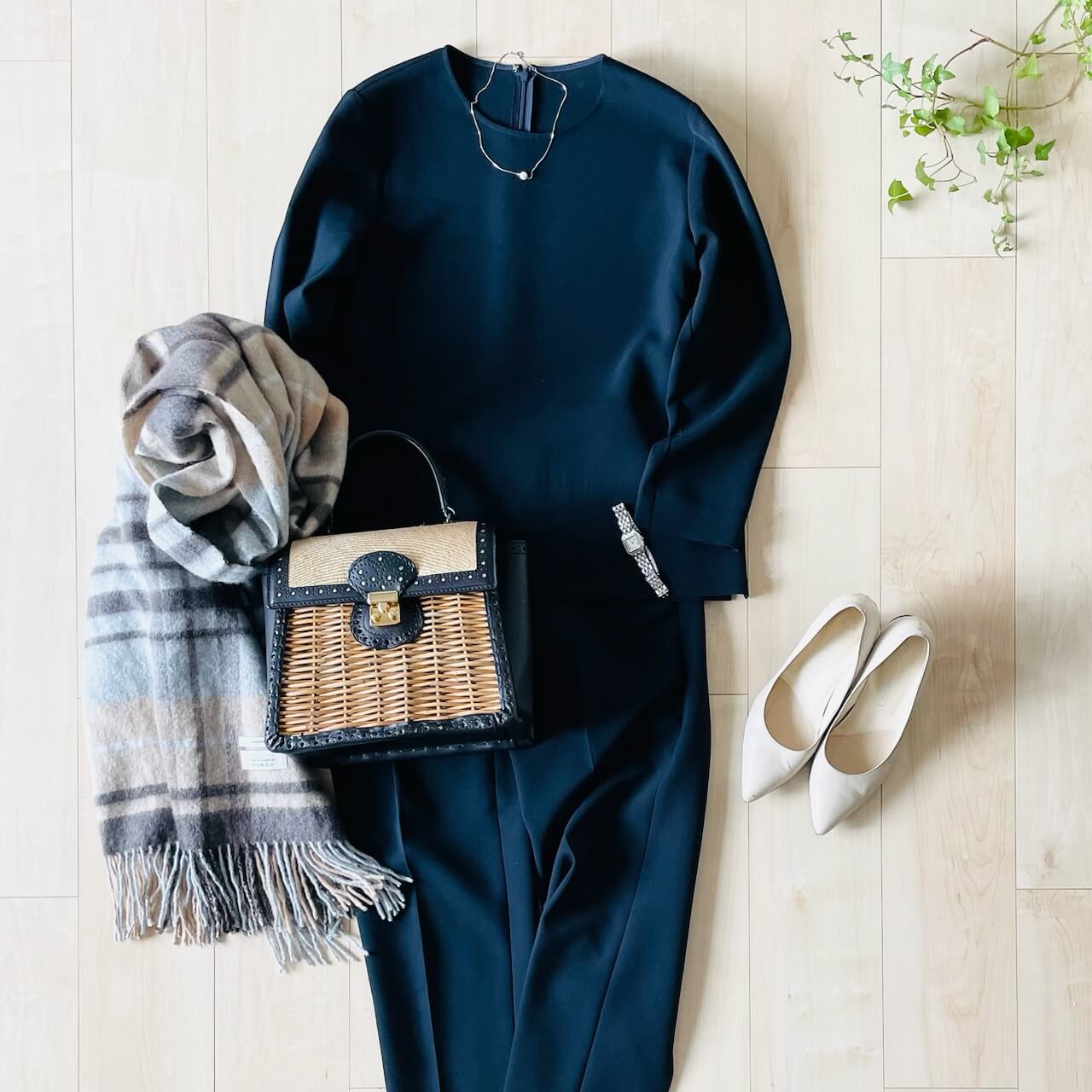 【LEE12月号】「カジュアル派のきれいめおしゃれ」私の場合 | LEE