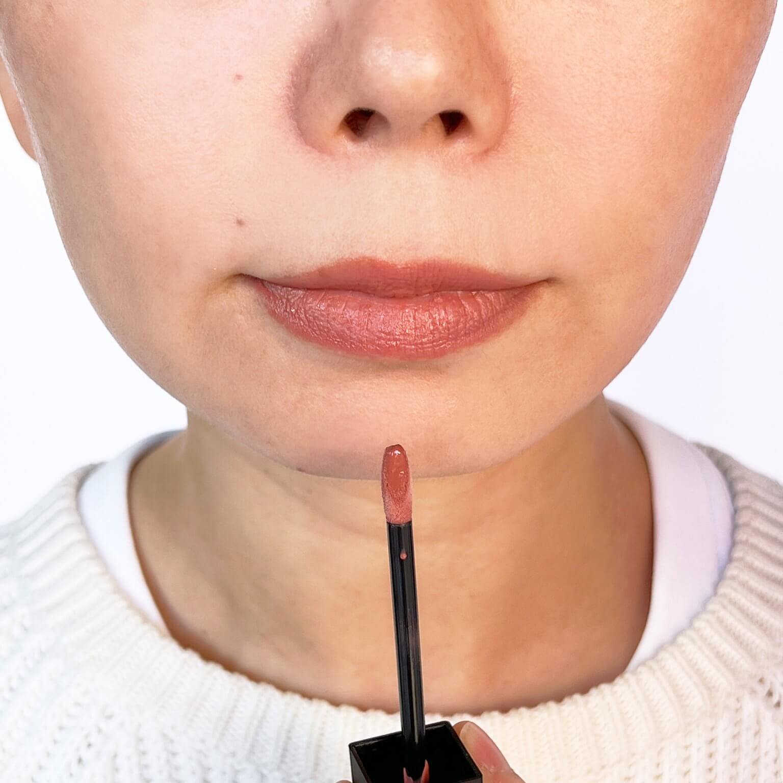 NARSから空気のように軽くて落ちない優秀リップが登場。40代にもおすすめの3色をお試し | LEE