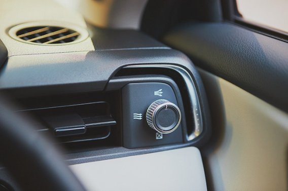 【30、40代女性におすすめのコンパクトSUV5選】街乗り、レジャーに。広い荷室も嬉しい！ | LEE