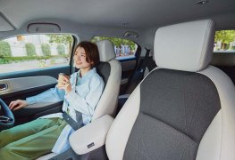 【30、40代女性におすすめのコンパクトSUV5選】街乗り、レジャーに。広い荷室も嬉しい！ | LEE