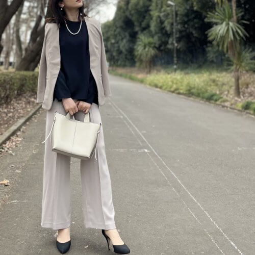 『ハレの日』切り替えブラウスの着回しコーディネート【12classeの万能オケージョン服】 | LEE