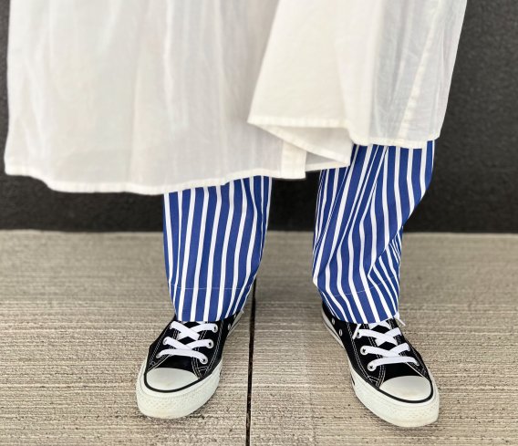 【映える白】で「ゆれるワンピース」+INEDワイドストライプパンツコーデ 001icoco | LEE