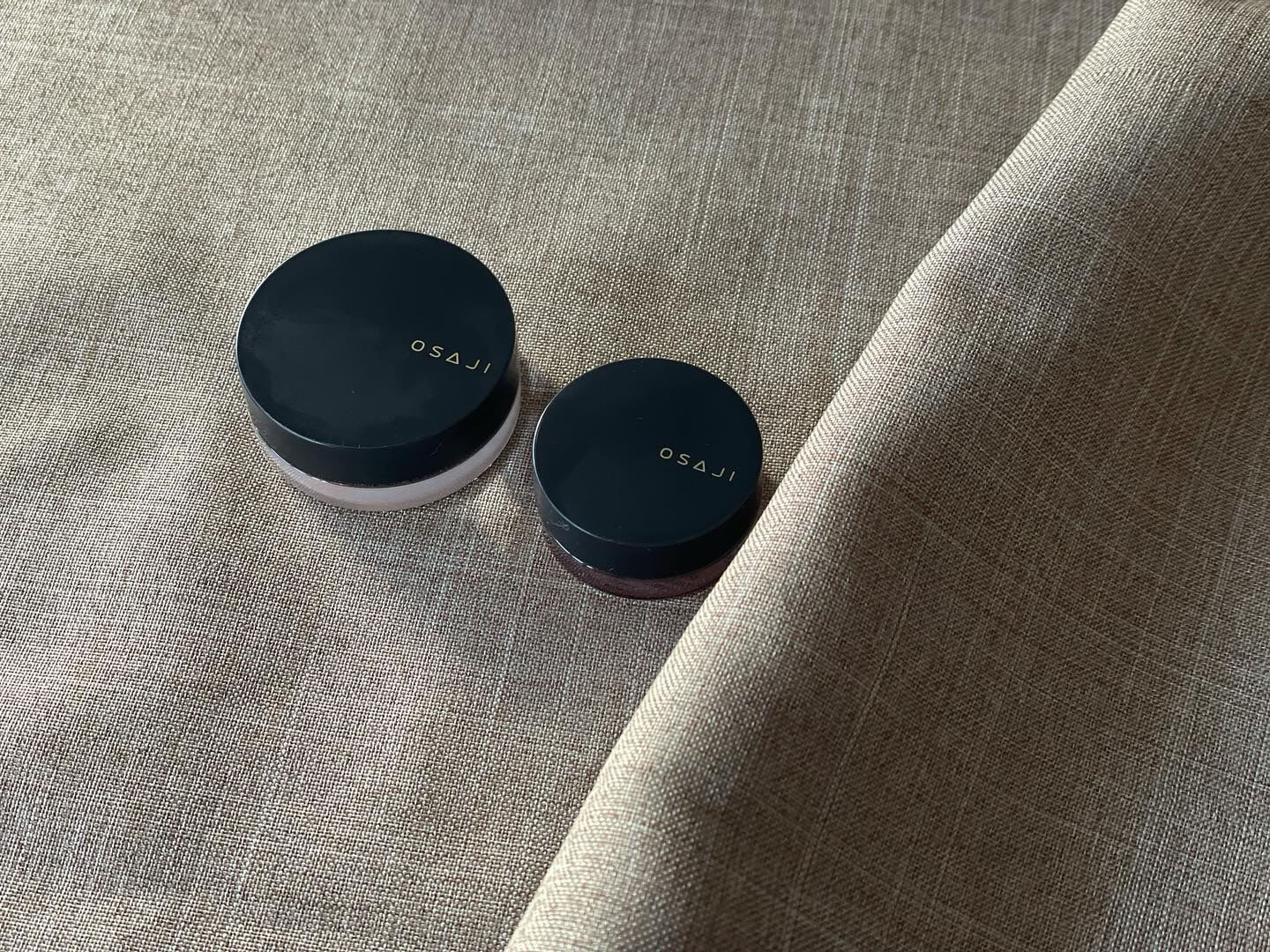 さりげないツヤをプラス｜【OSAJI】ニュアンス スキンエフェクター | LEE