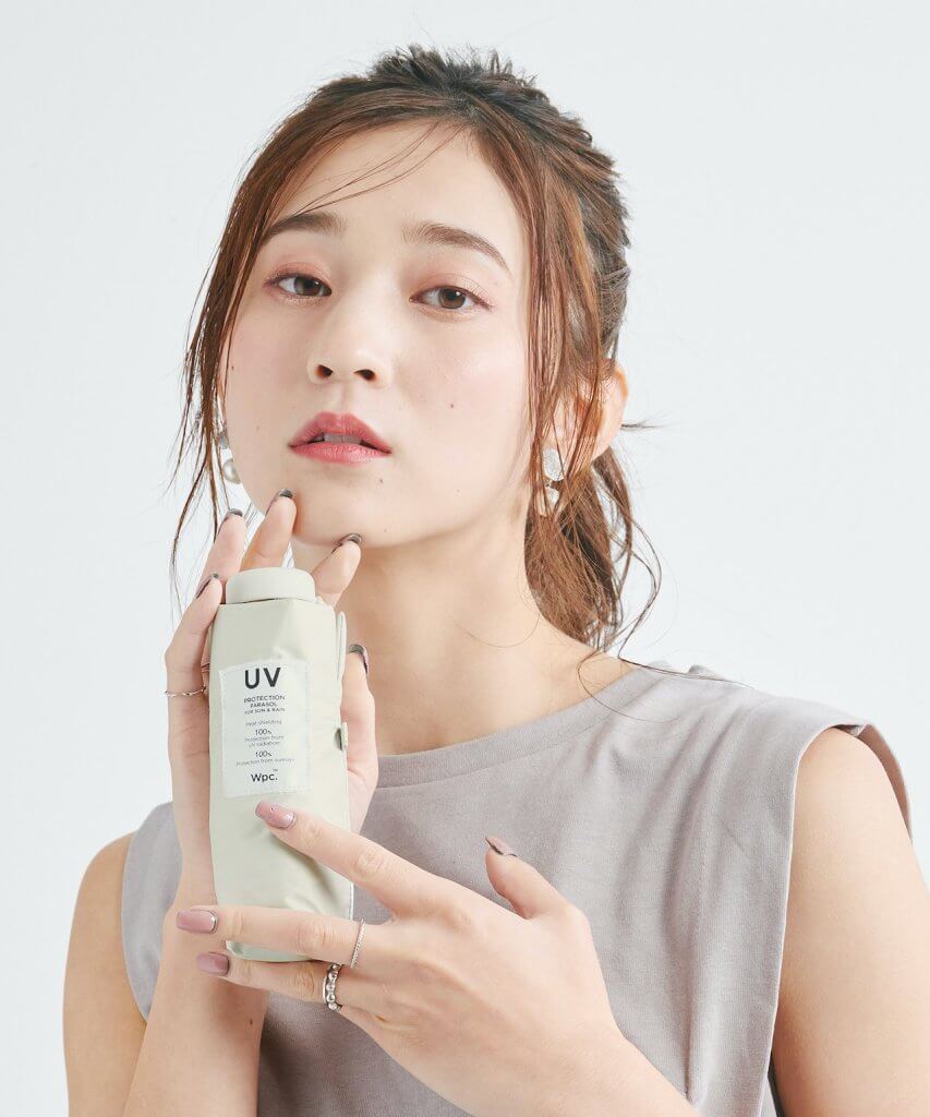 【Wpc.】大人気の軽量コンパクト晴雨兼用傘「ベビーパラソル」に新色が！【UVカット率100％・UPF50+】 | LEE