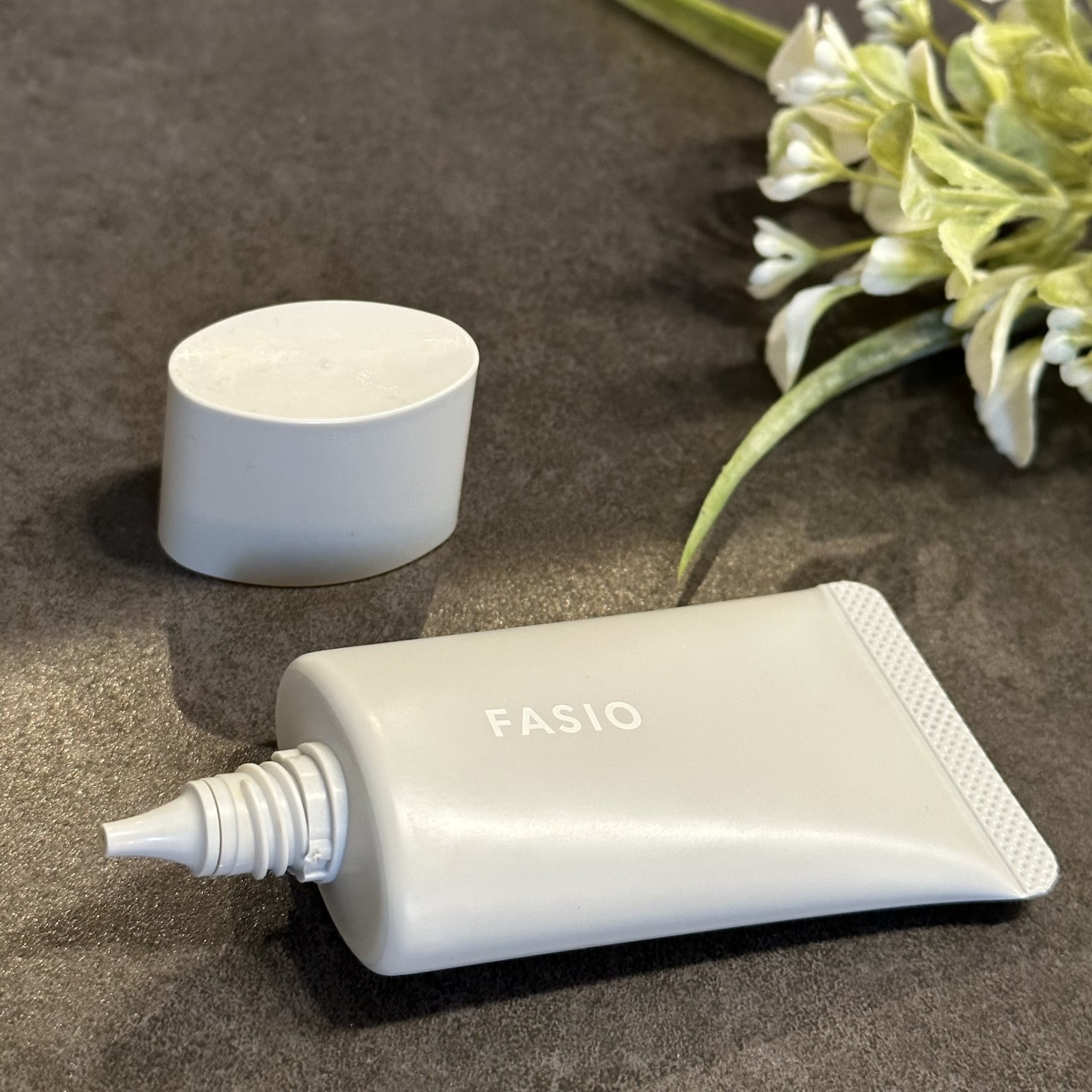 FASIOのエアリーステイBBティントUV（￥1,320）が夏の時短ベースメイクに大活躍中！ | LEE