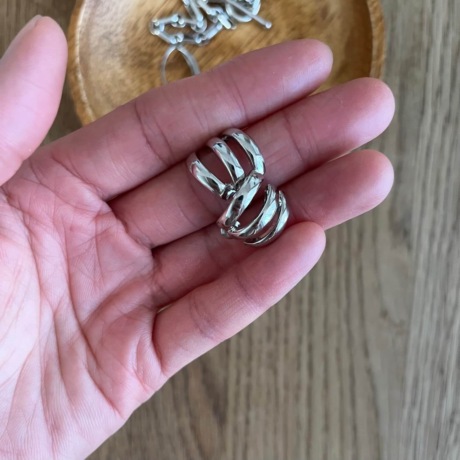 【LEE8.9月号】ブラック×シルバーが気になる！ | LEE