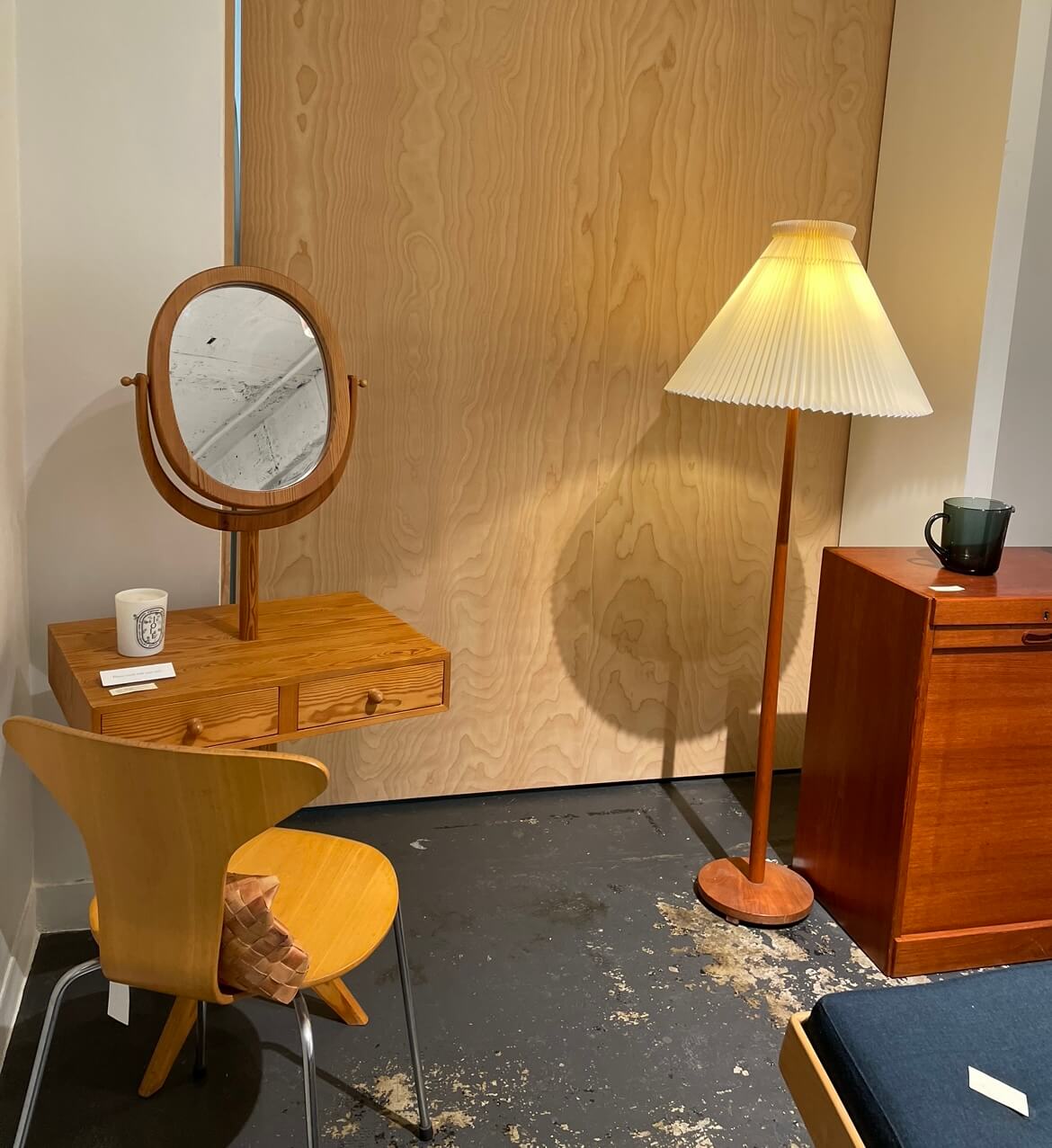 minä perhonen elävä | LEE