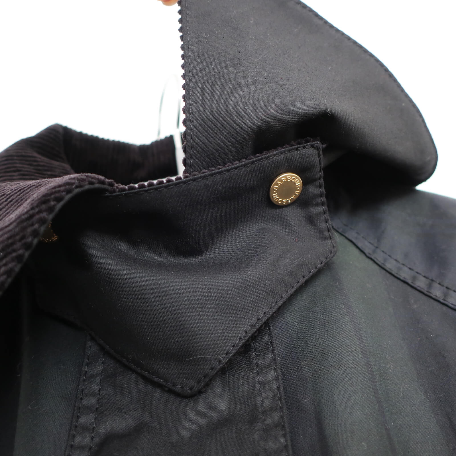 ’23秋冬、アウターどうする？Barbourのクラシックで機能的なコート | LEE