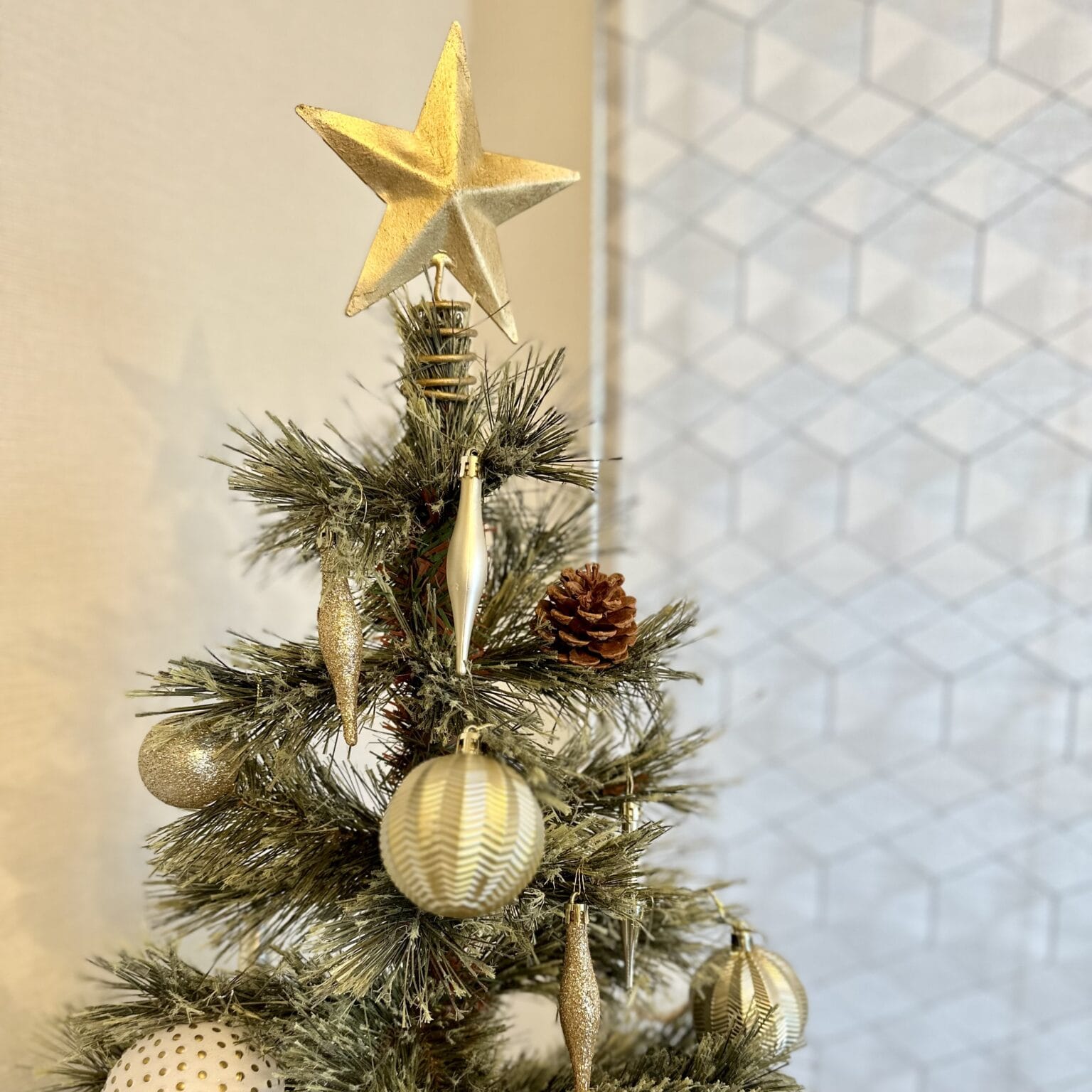 【ダイソー・ニトリ・LAKOLE等】クリスマスオーナメントを大量購入＆飾り付け！ | LEE