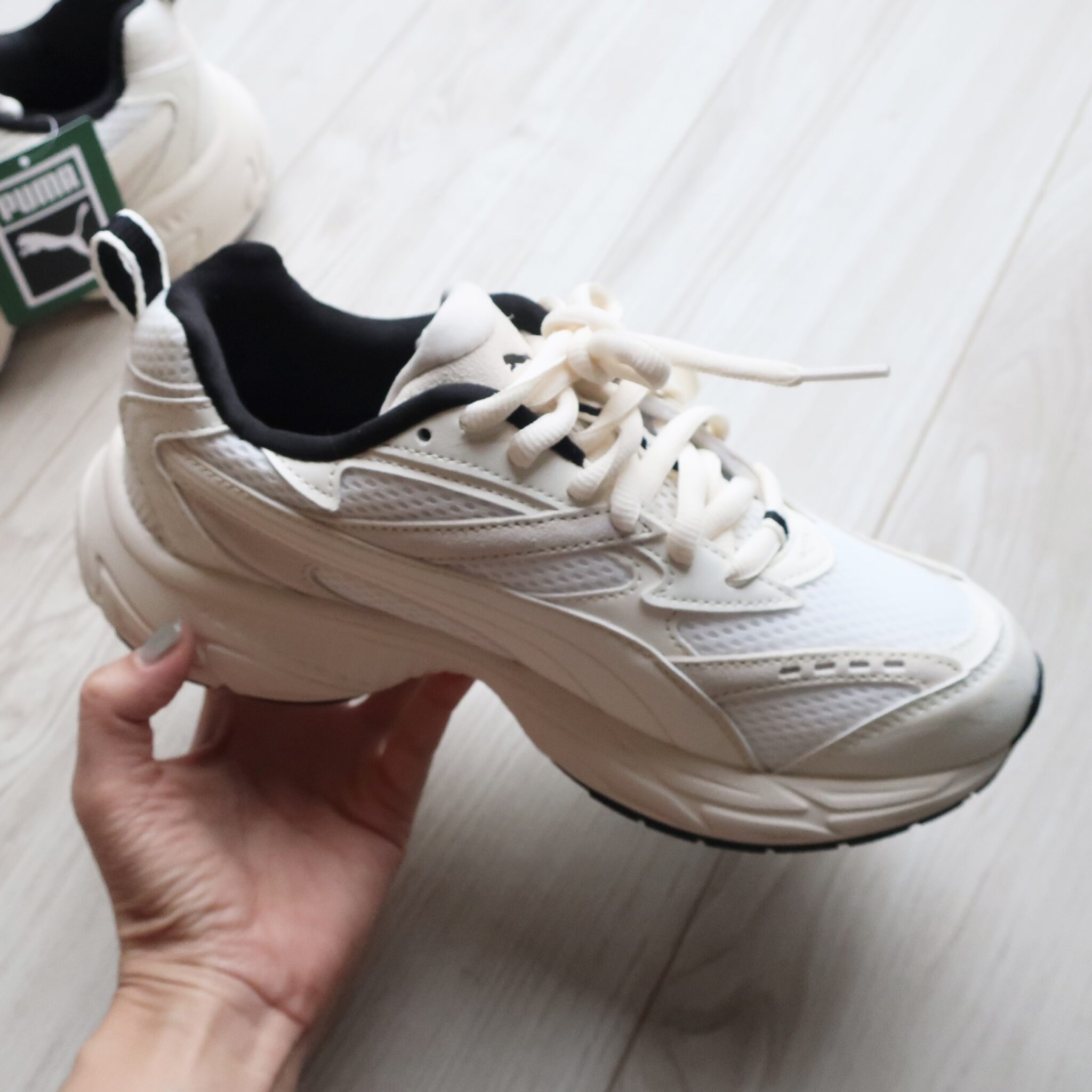 足元から春♡新作【emmi × PUMA】MORPHIC BASEを買いました。 | LEE