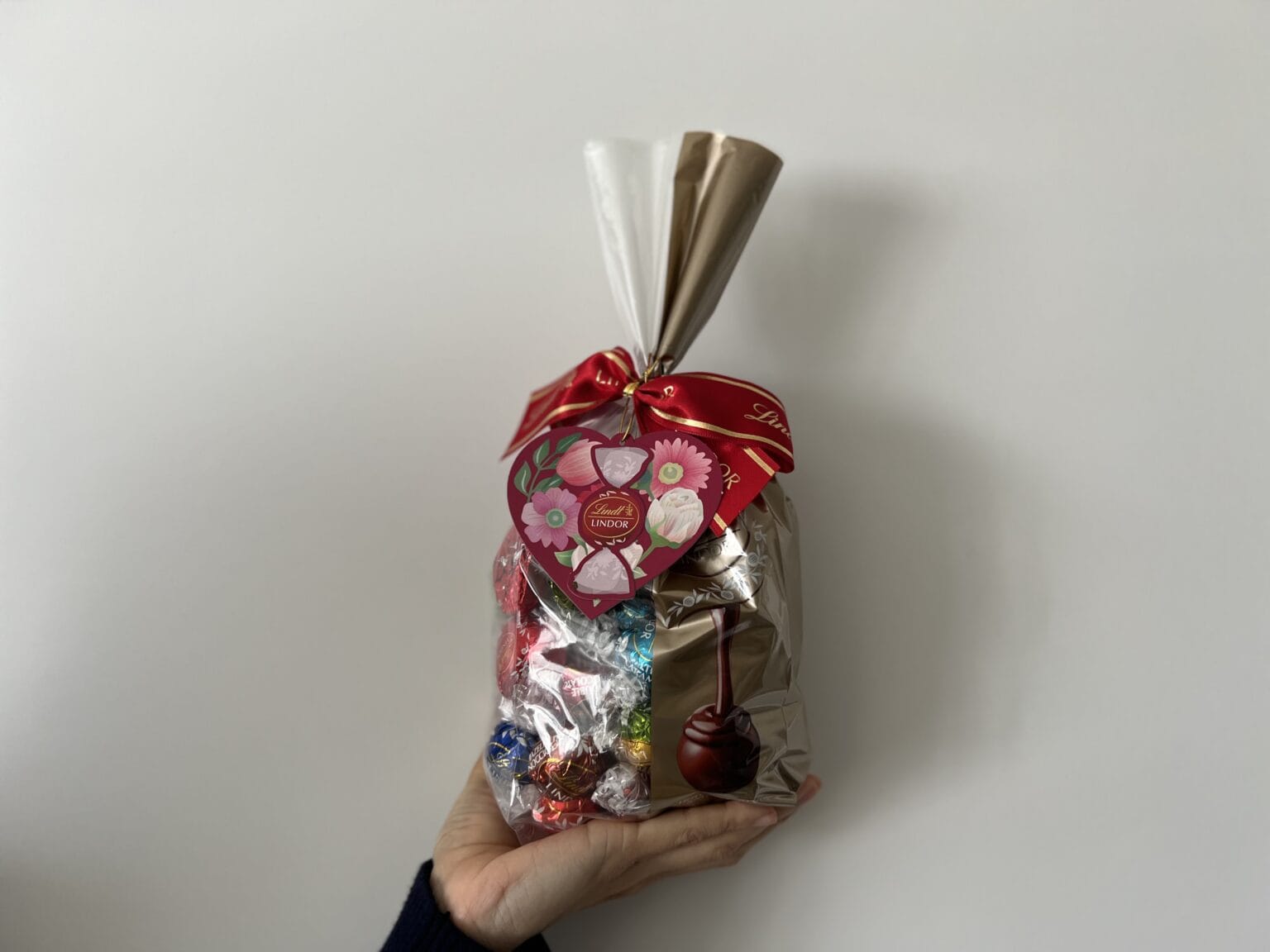 【LINDOR／リンドール】バレンタイン限定詰め合わせ50個入りでシェアハピしよう 001icoco | LEE