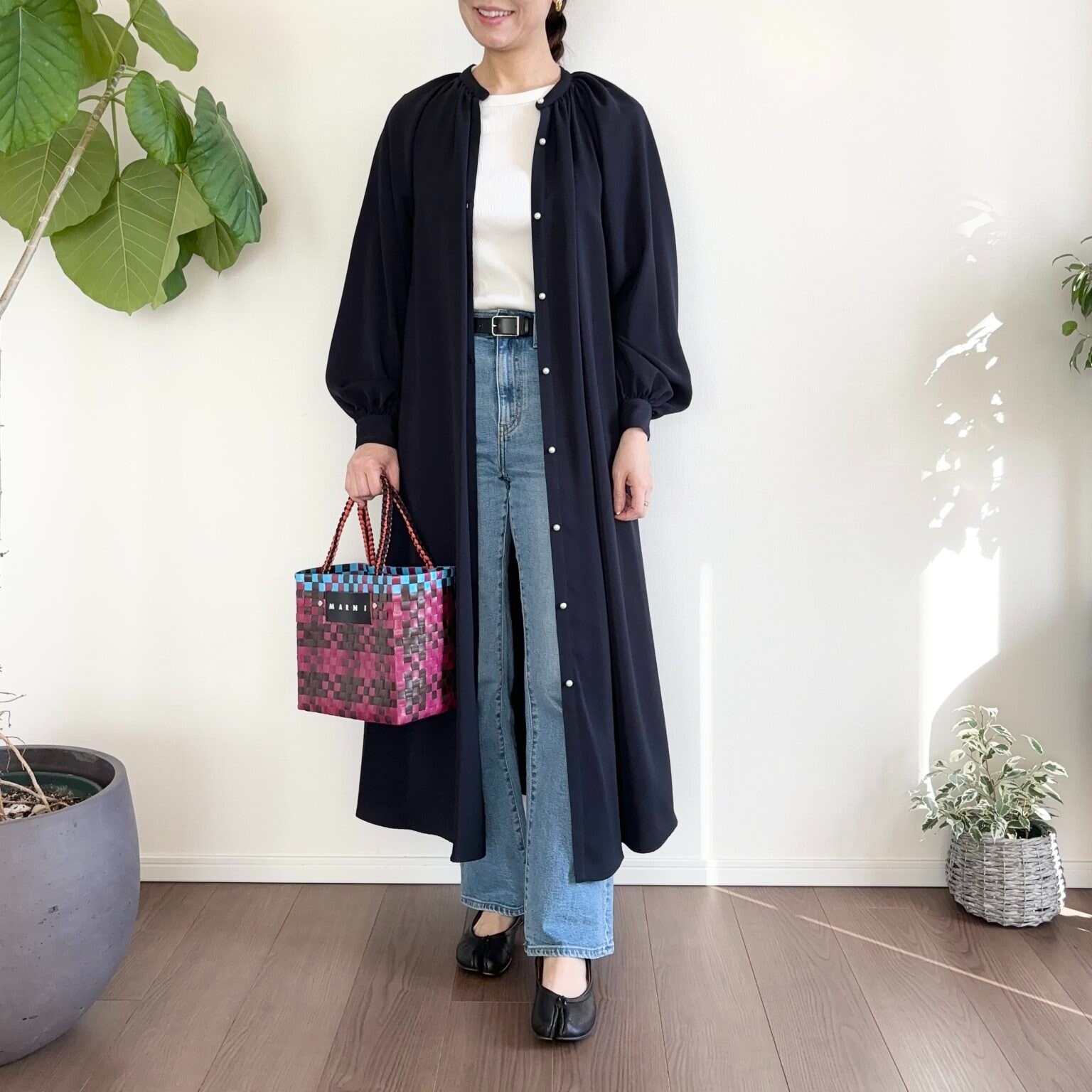 【LEEマルシェの着映えNo.1ワンピ】パールボタンと落ち感が秀逸！ハレの日から普段まで活躍の上品ワンピース♡【12classe新作】 | LEE