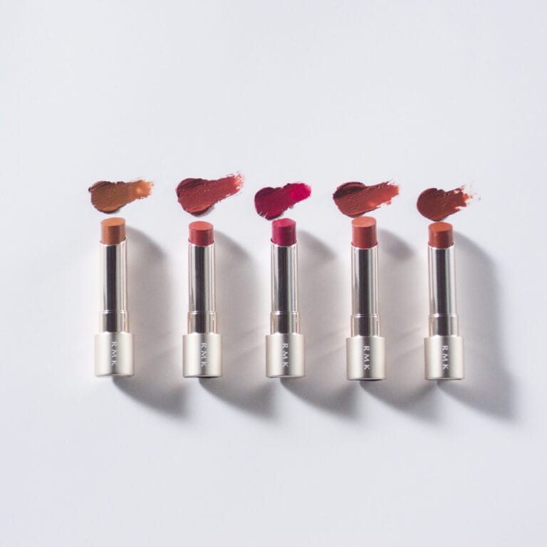 【RMK】注目の新リップをお試し！立体的な唇を演出して、つけたての色ツヤが続く | LEE