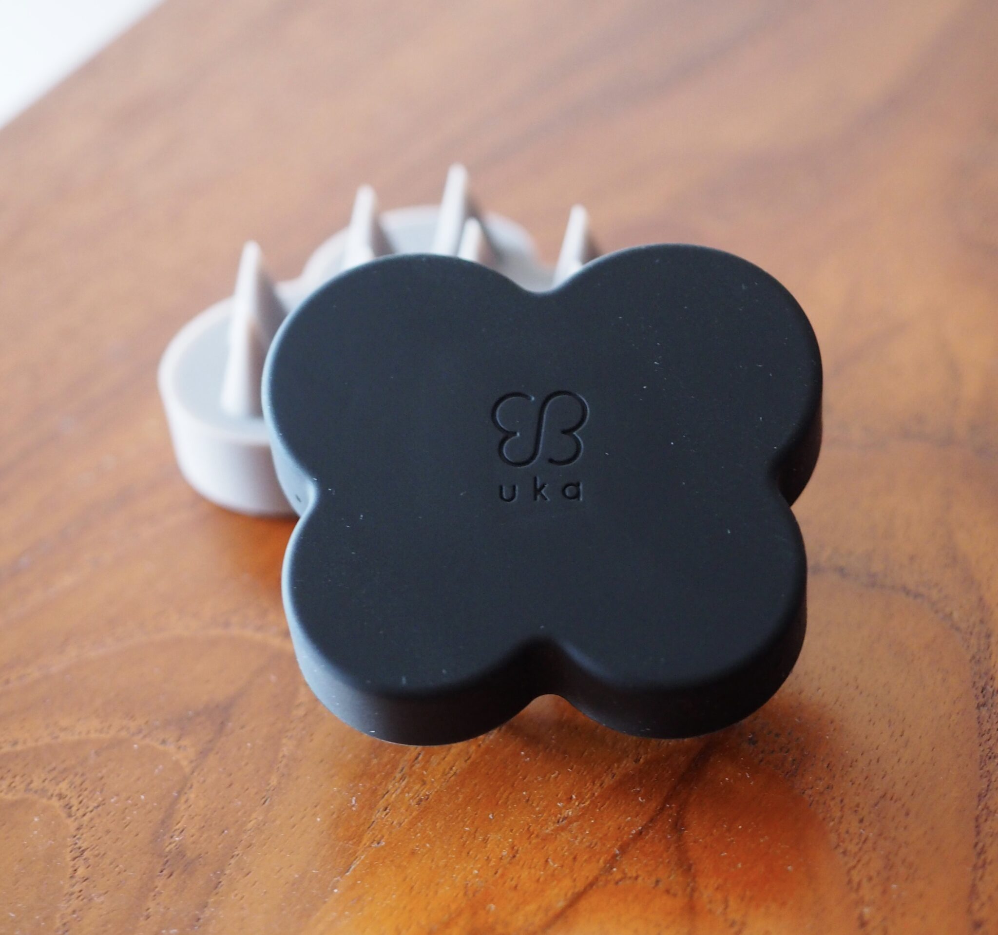 頭皮マッサージしてまーす【uka】 | LEE