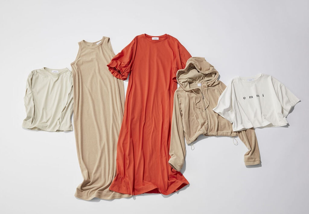 人気ブランドemmiの新シリーズ「emmi×PlaX™」がデビュー！デザイン、機能性、環境への配慮にもこだわったアイテムが登場 | LEE