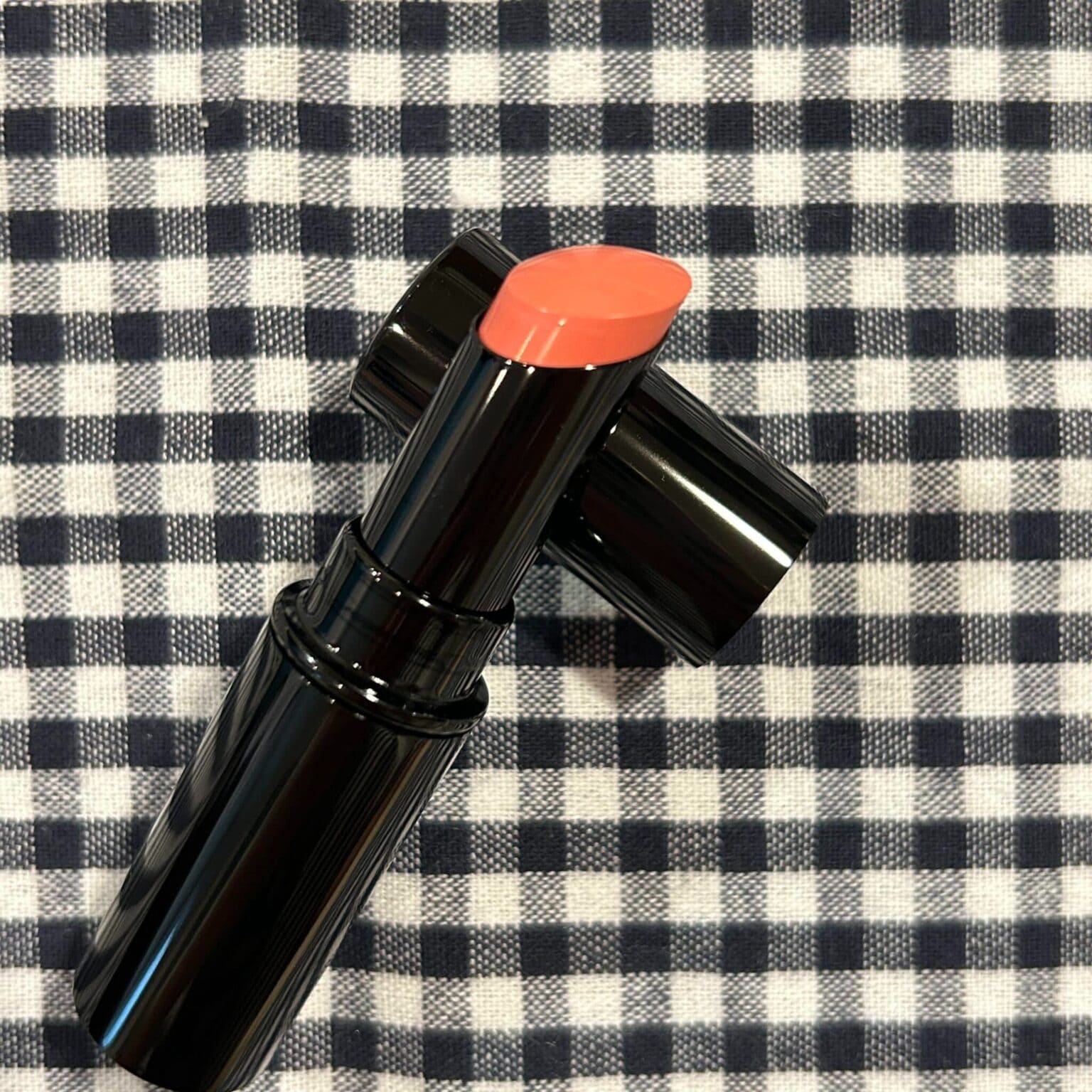 【30・40代LEE読者の愛用リップ5選】RMK、フジコ、KATE…最近買ったお気に入りをご紹介 | LEE