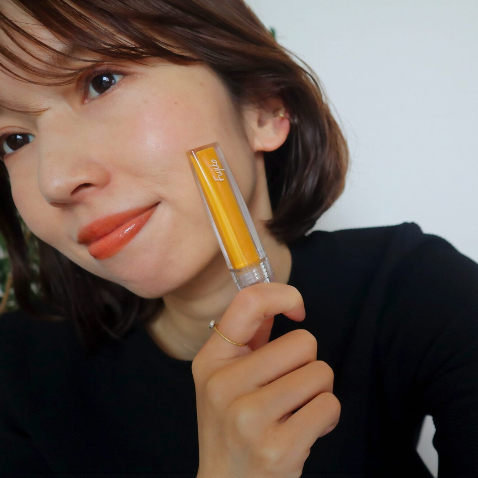 【30・40代LEE読者の愛用リップ5選】RMK、フジコ、KATE…最近買ったお気に入りをご紹介 | LEE