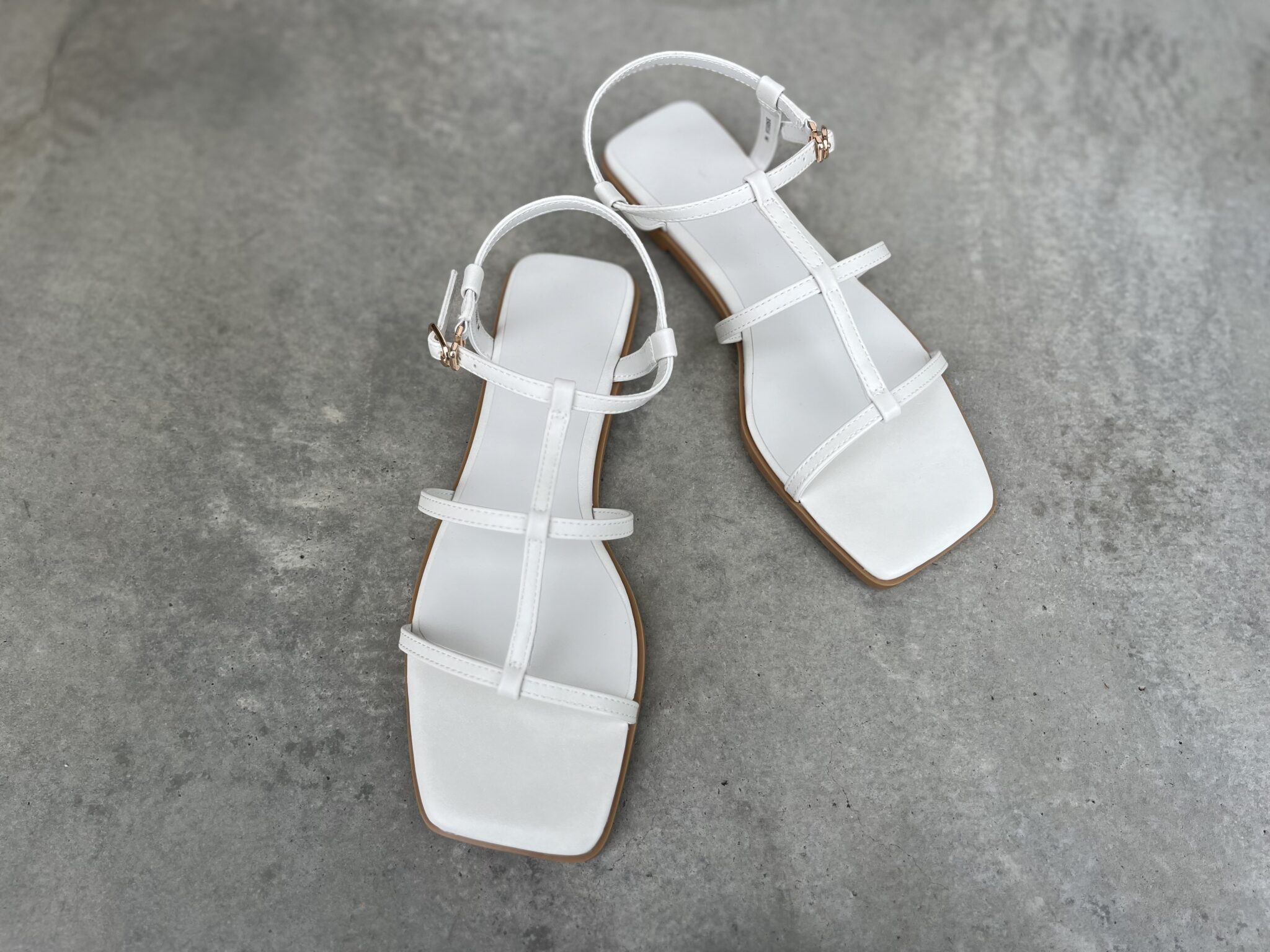 【GU】ナローストラップフラットサンダル が万能過ぎた♡ | LEE