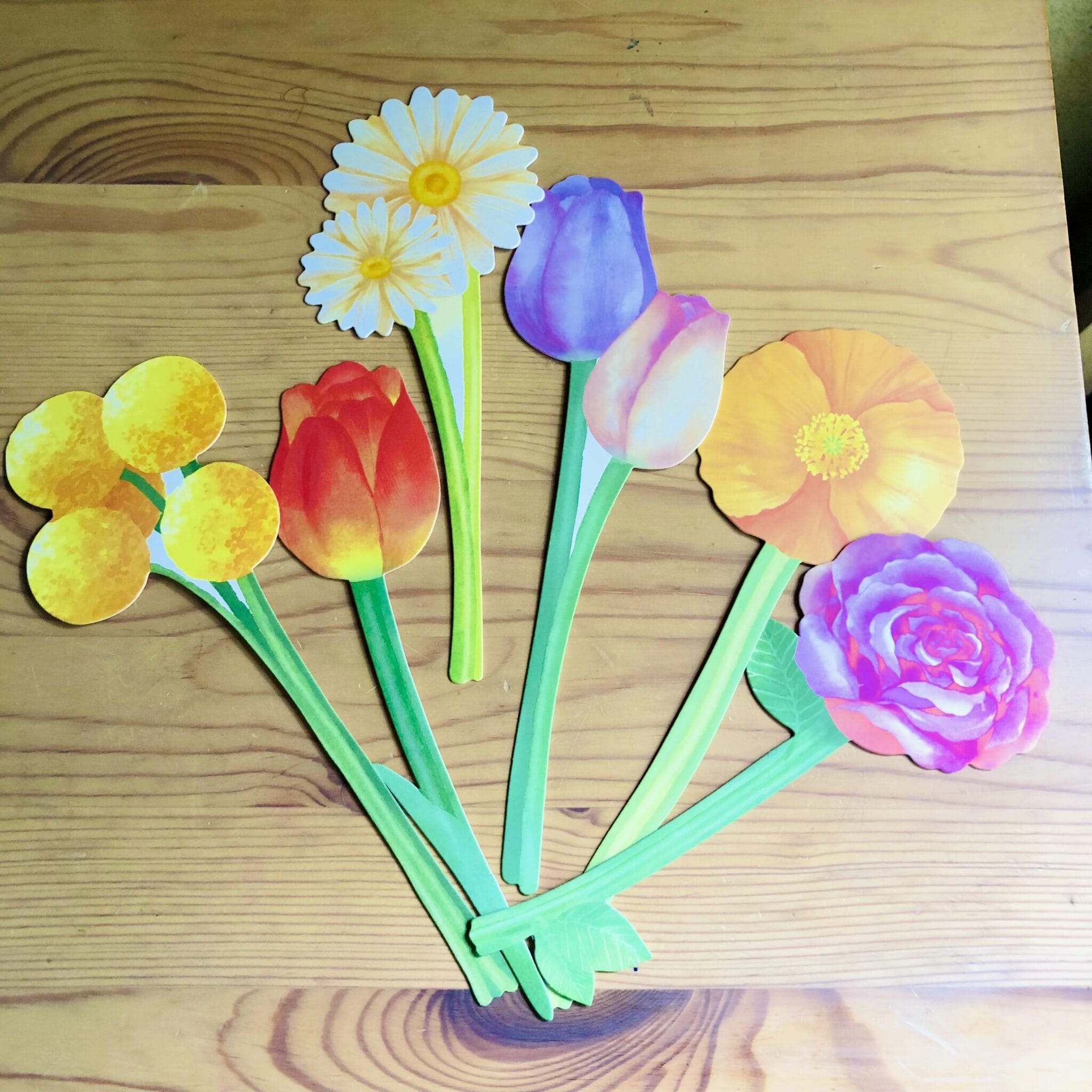 100均DAISO花束の色紙で父の日、母の日カード | LEE