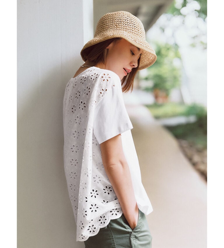 夏に活躍！【12closetのおしゃれトップス】背面にレースを配した大人気Tシャツ | LEE