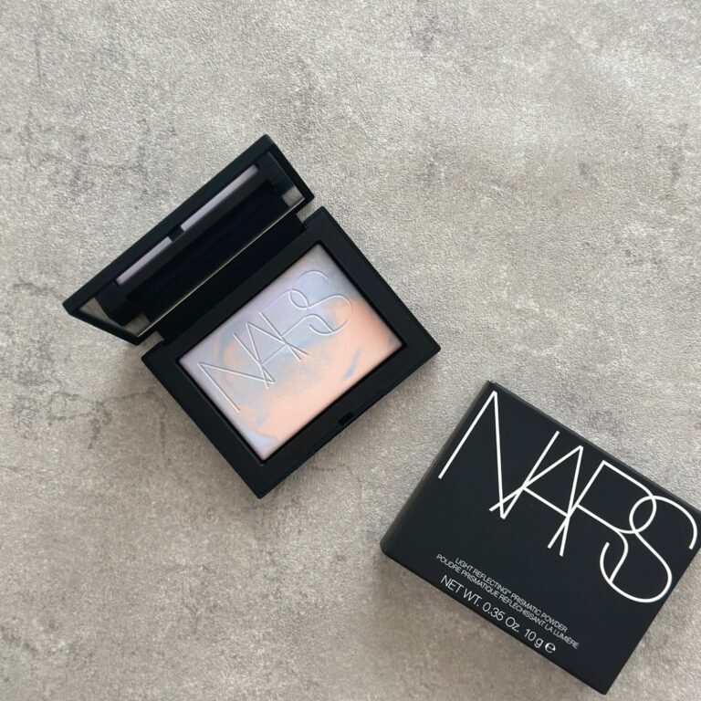 【NARS限定パウダー】くすみを飛ばすラベンダーのマーブル模様パウダーが優秀です | 40代コスメ | LEE