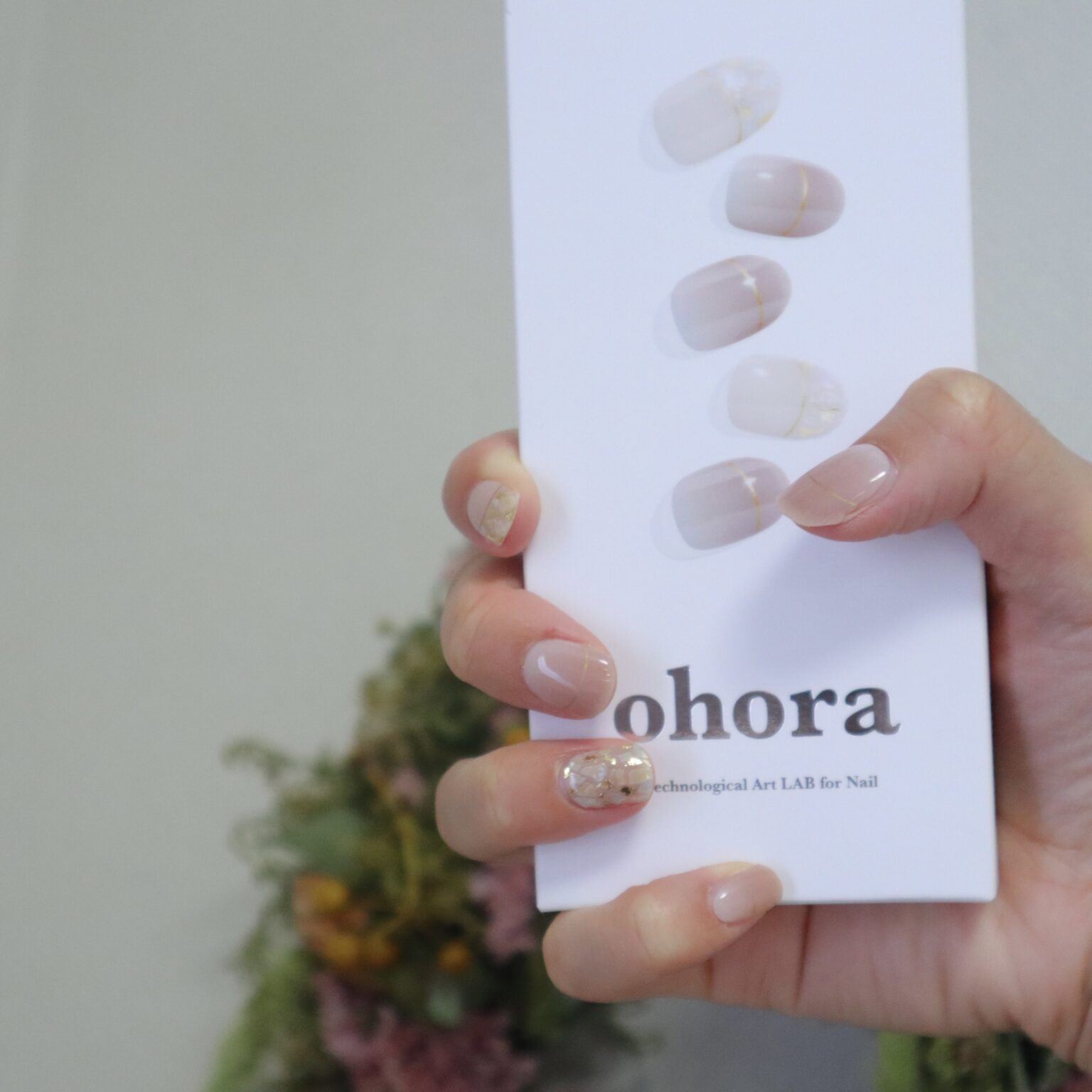 【ohora】100人隊おすすめの簡単セルフネイルに挑戦！ | LEE