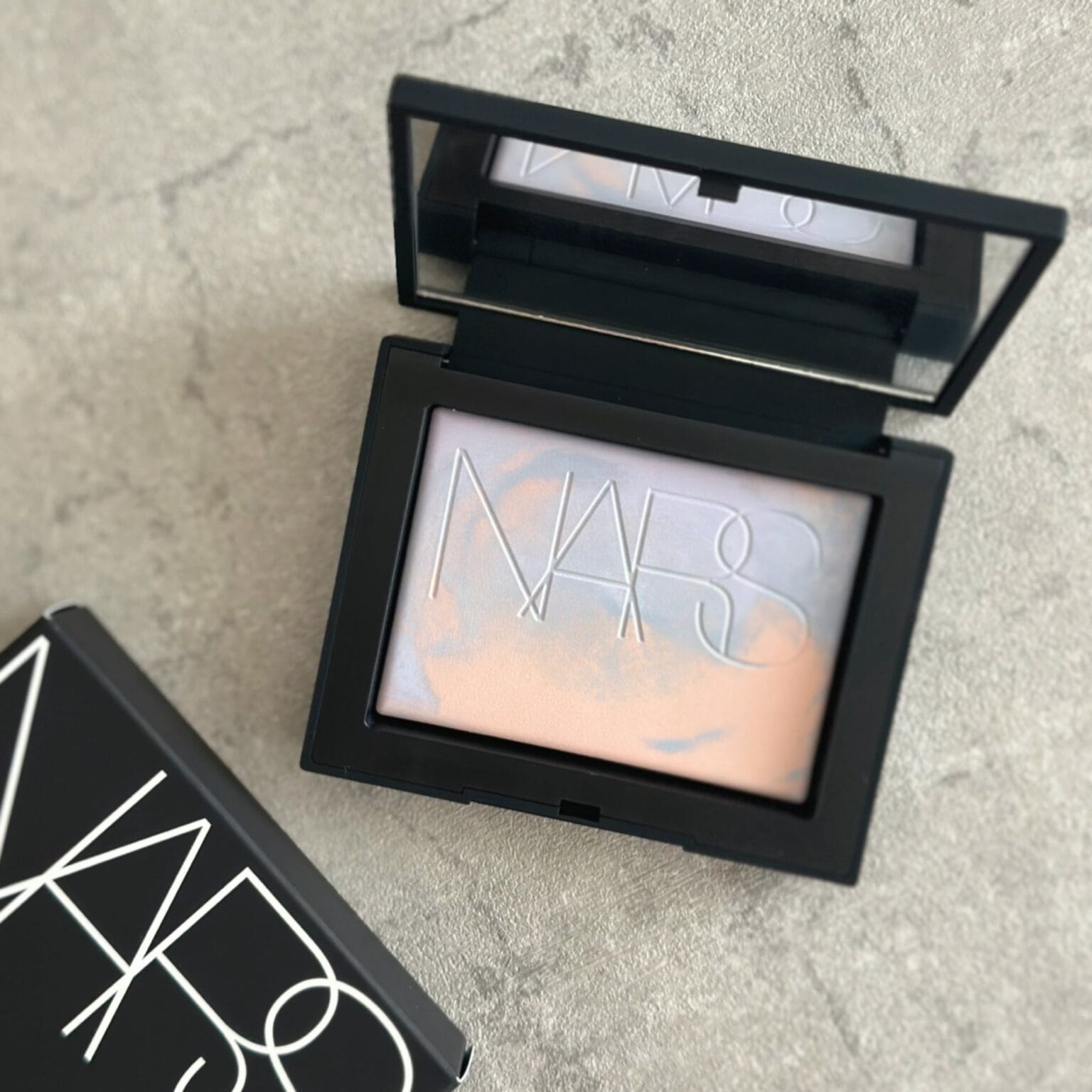 【NARS】話題の24年秋限定“リフ粉”を購入！40代美容好きママが使用感をレポート | LEE