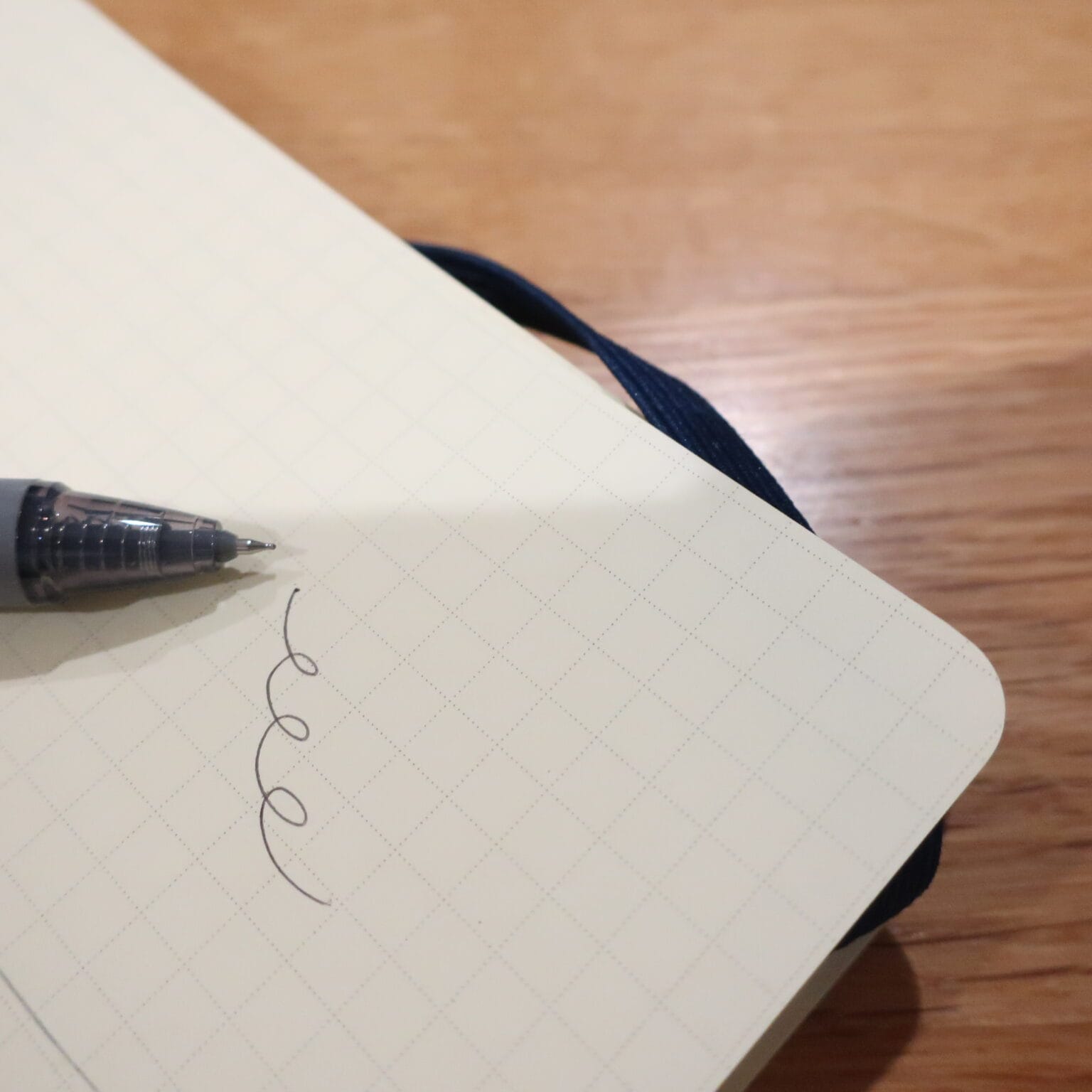 【10月はじまりの手帳】2か月見開きのRollbahnと、極細タイプのフリクションボールペン | LEE