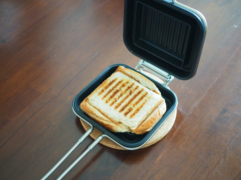 【KALDI】いぶりがっこのタルタルでホットサンド！ | LEE