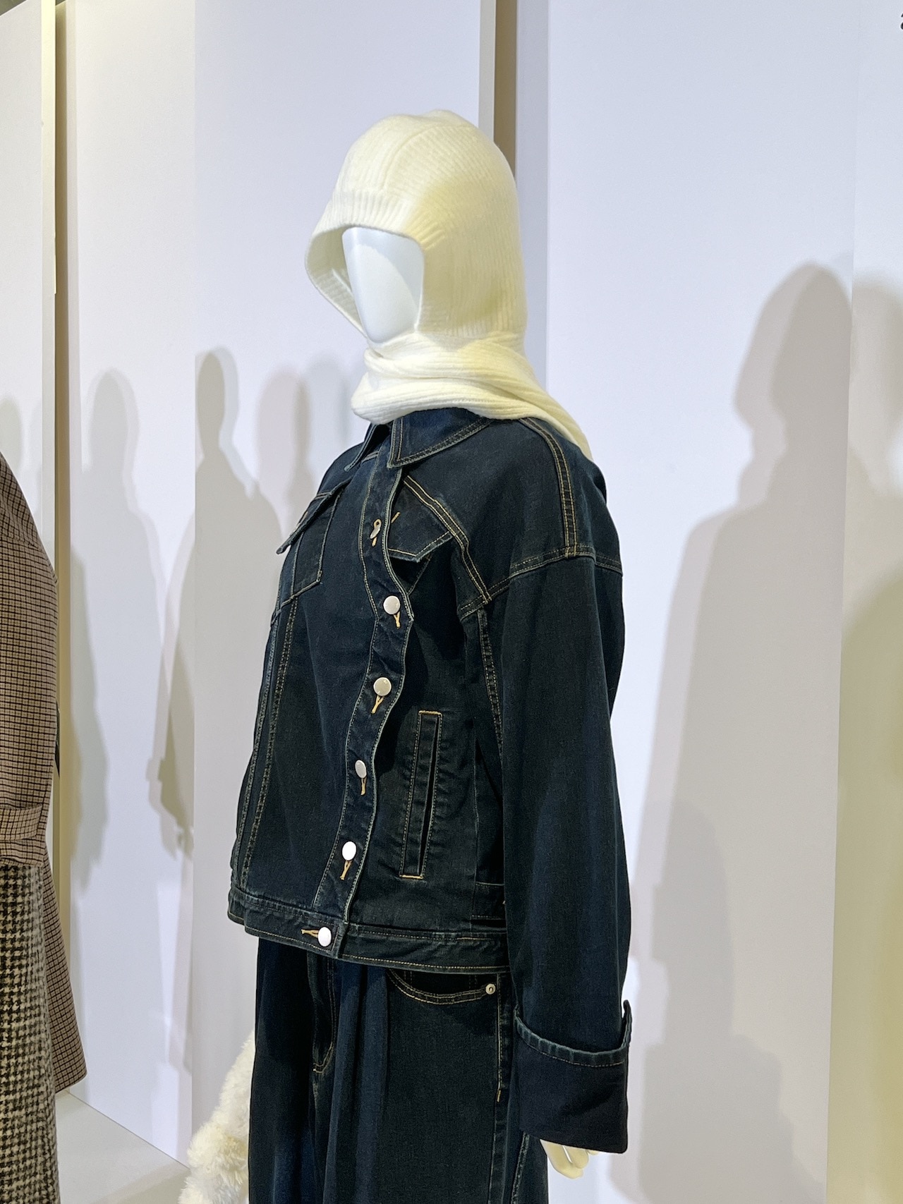 【GU×rokh】完売必至の初コラボアイテム全紹介！アウター、ニット、バッグ…最速レポ！ | LEE