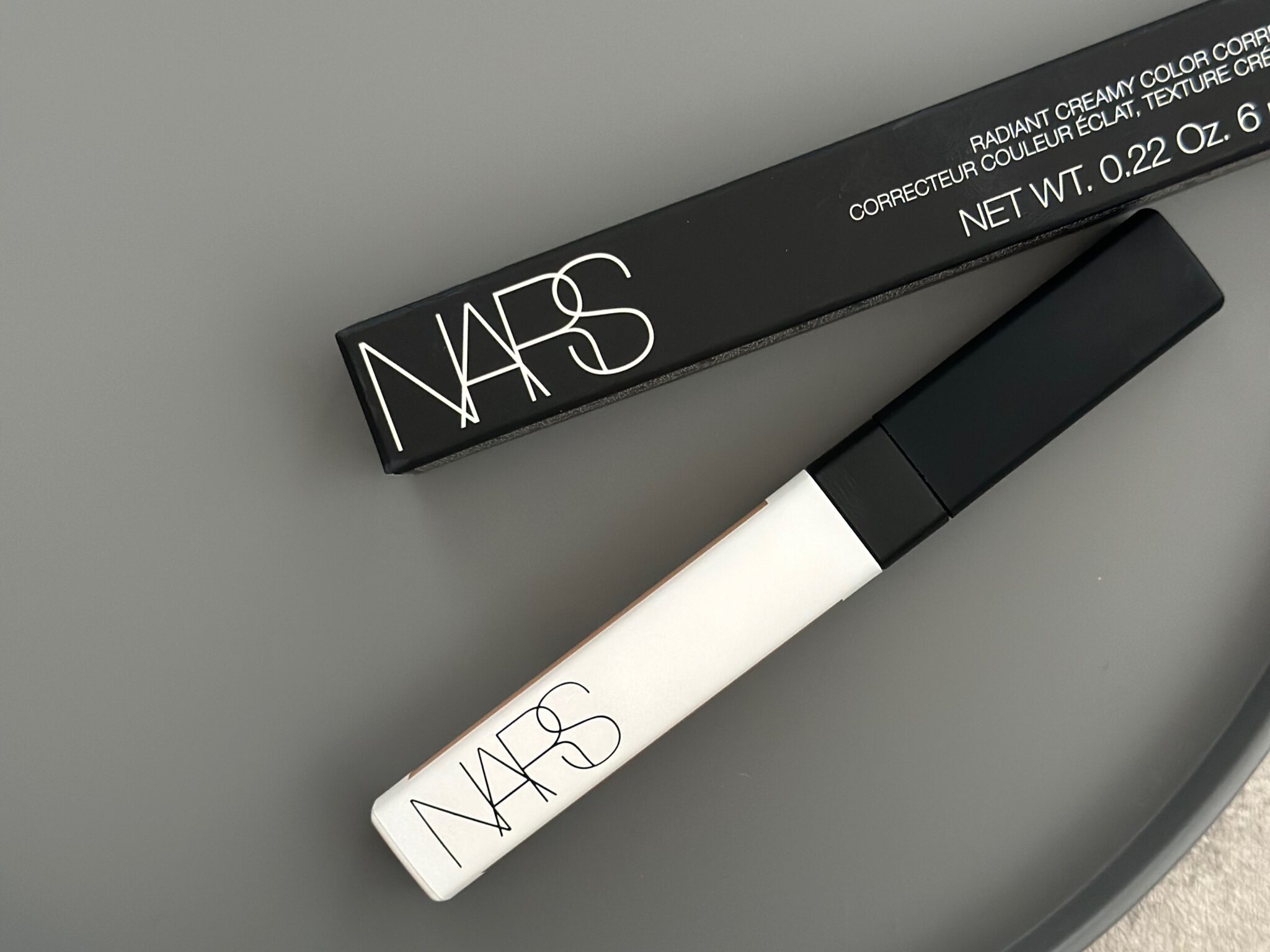 【NARS】黒くまはオレンジ系のコントロールカラーでカバー | 40代メイク | LEE