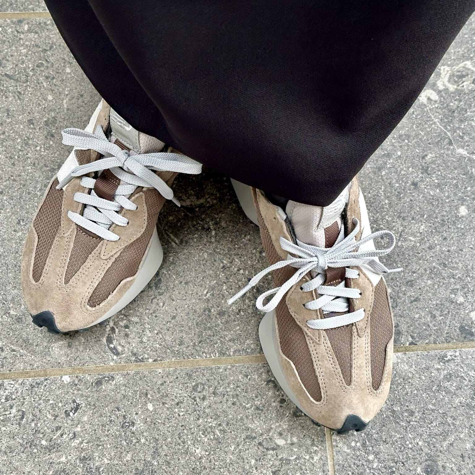 【ニューバランスU327OA】冬に履きたいブラウンカラーのきれいめスニーカーを購入！ | LEE