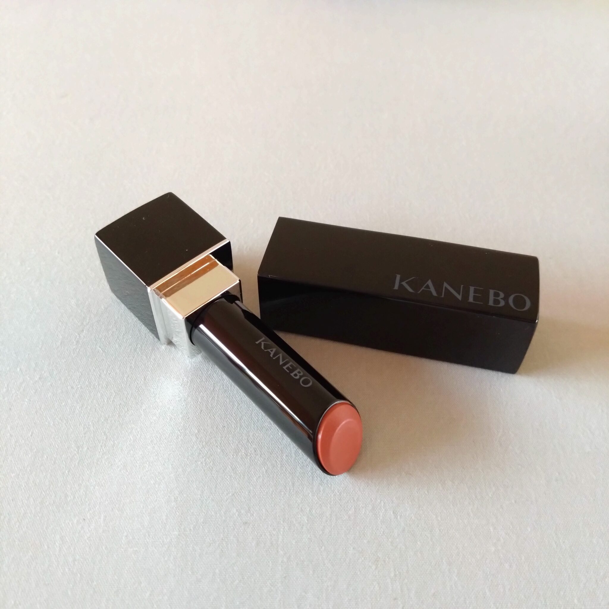 KANEBO：ルージュスターヴァイブラント V09 | LEE