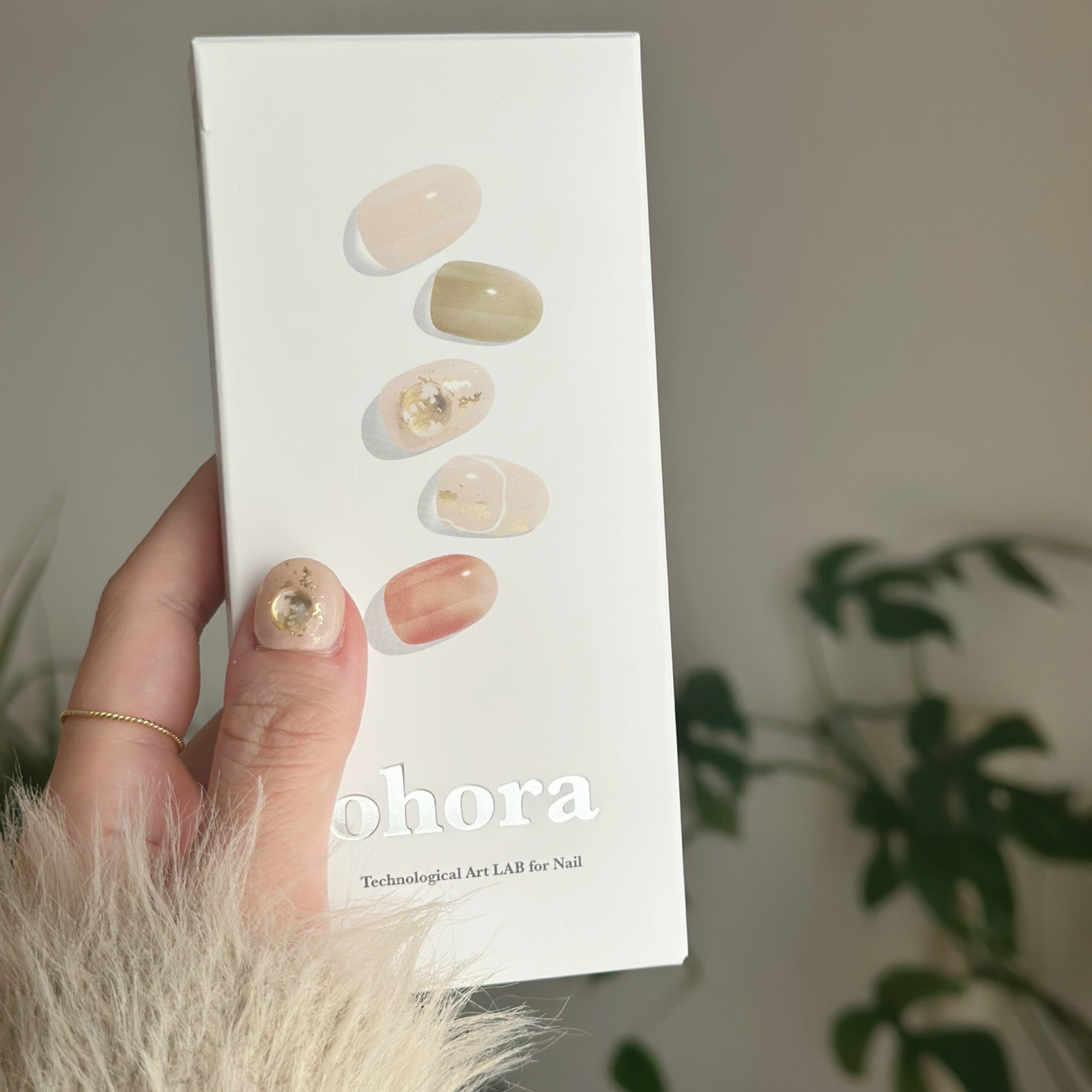 【ohora】気軽に簡単に！可愛いデザインのネイルにチェンジ | セルフジェルネイル | LEE