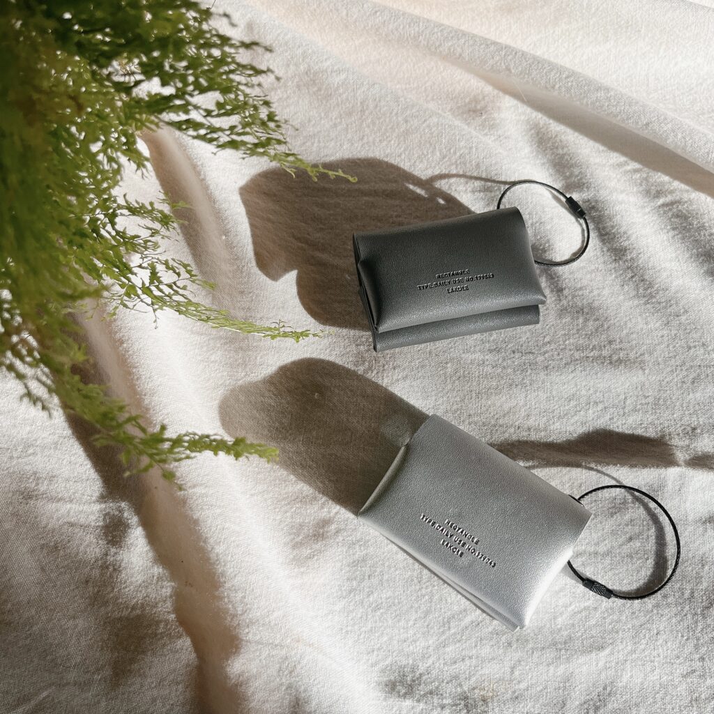 【LAKOLE】季節の変わり目に♡バッグに付けると助かるケース | LEE