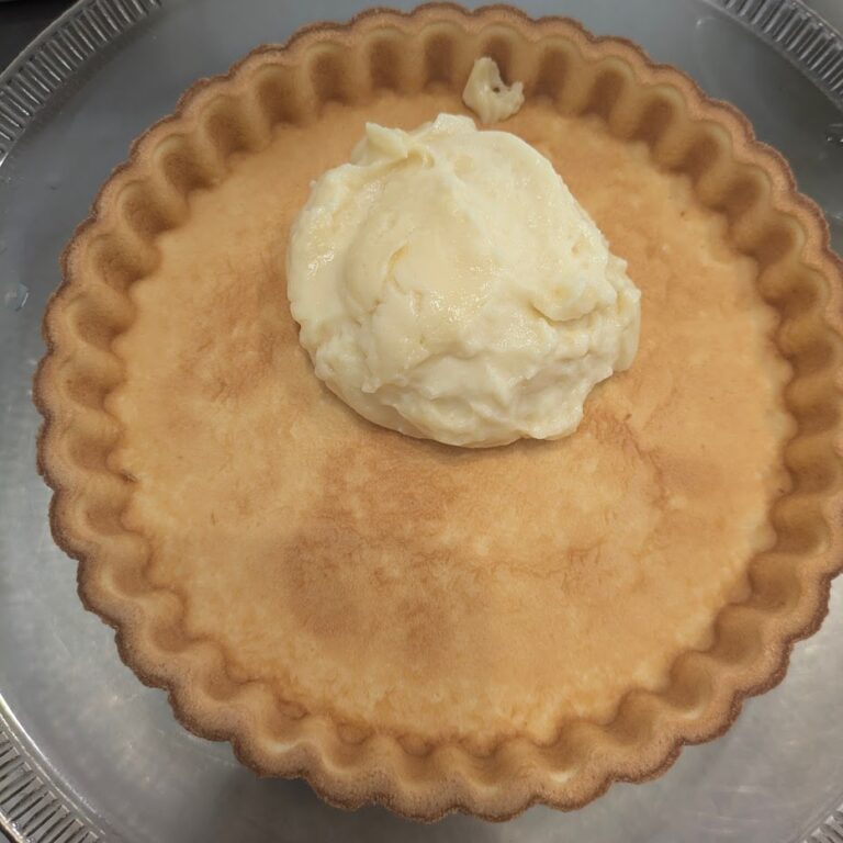 【KALDI】300円代のタルト生地でフルーツホールタルト作り | LEE