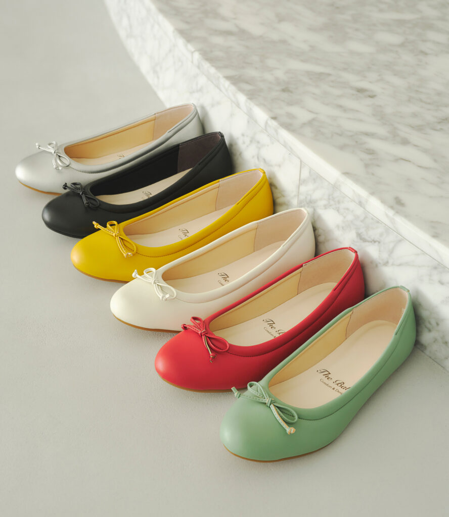 素足のように軽やかで快適な「COCOCeeパンプス」に新作登場！【ABCマート】 | LEE