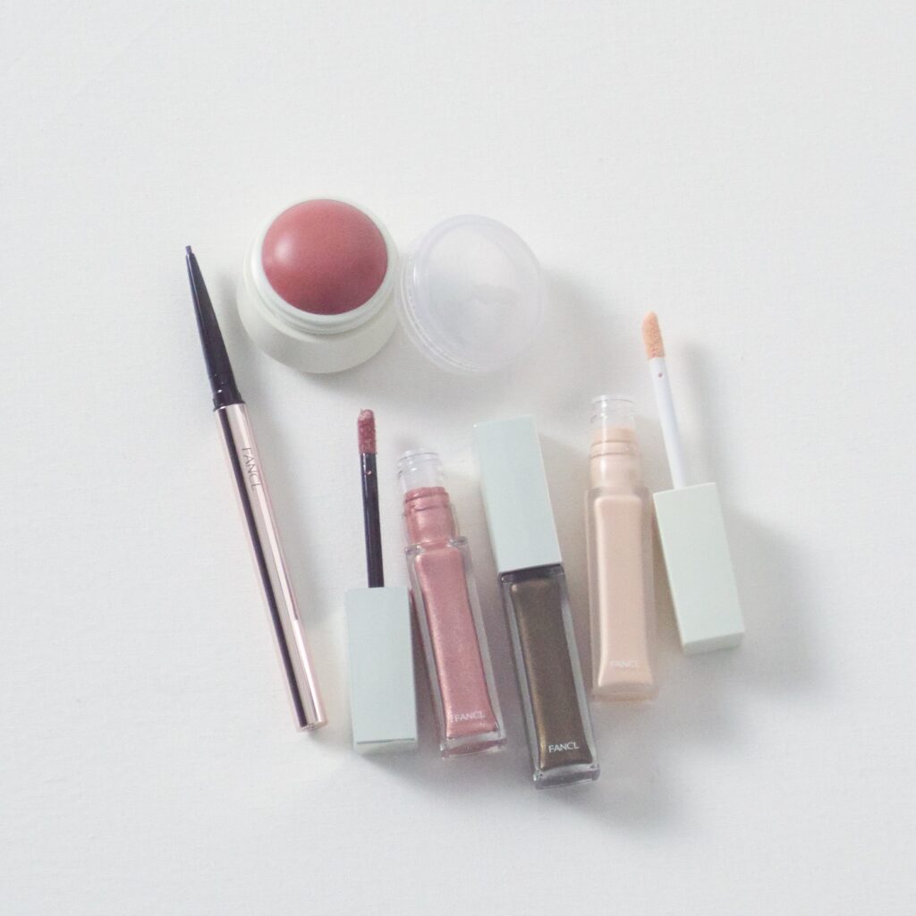 【2025年新作】SUQQU、ファンケル、メナードの春コレクションを30代・40代がお試し！ | LEE