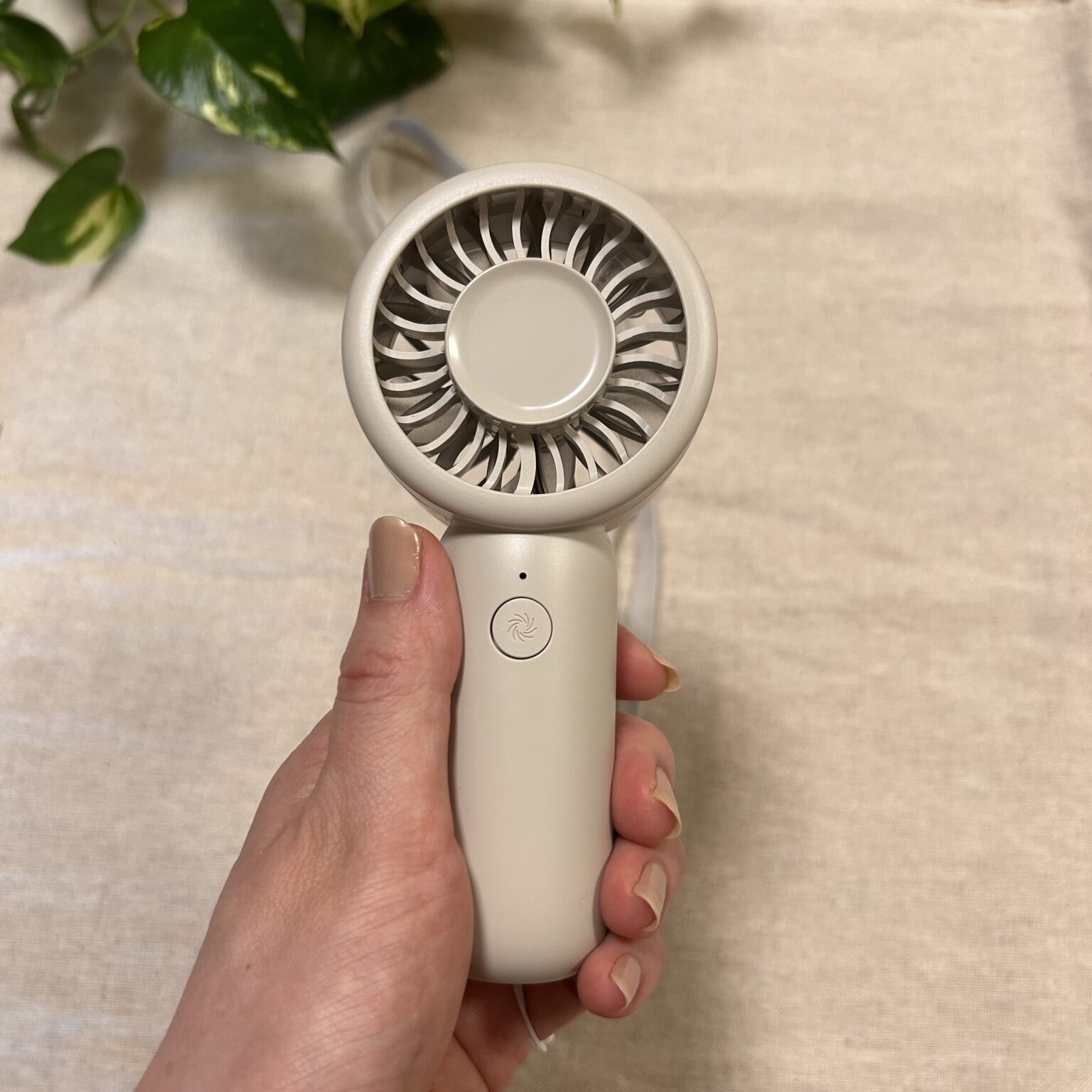 【3COINS】小さいのにパワフル！ミニハンディファンを購入 | LEE