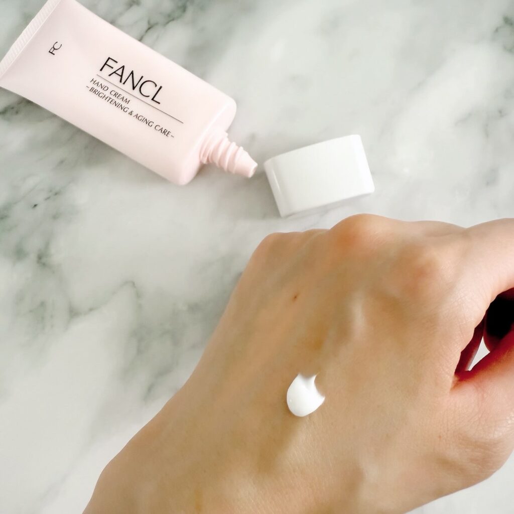 【FANCL｜ファンケル】1本で「保湿・美白・エイジングケア」を叶えてくれるハンドクリーム！！ | LEE