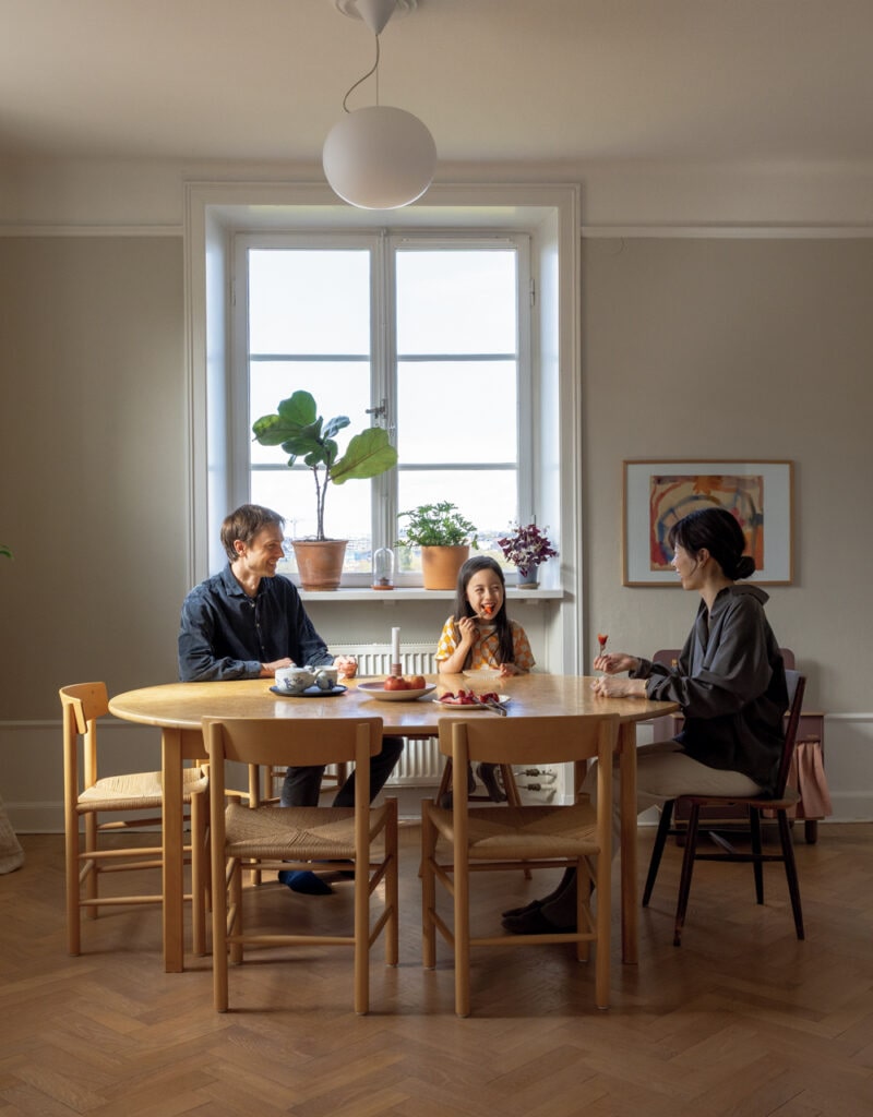 【ストックホルム、75㎡、2LDKの間取り】収納は最低限に、窓から望む景色が開放的！ | LEE