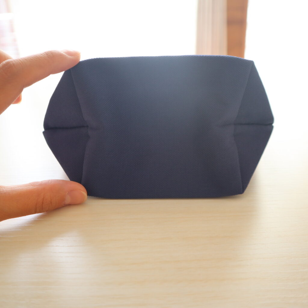 LEE10月号付録「L.L.Bean バイカラーポーチ」を使ってみました！【読者8人分・LEE本誌付録レビュー・2025】 | LEE