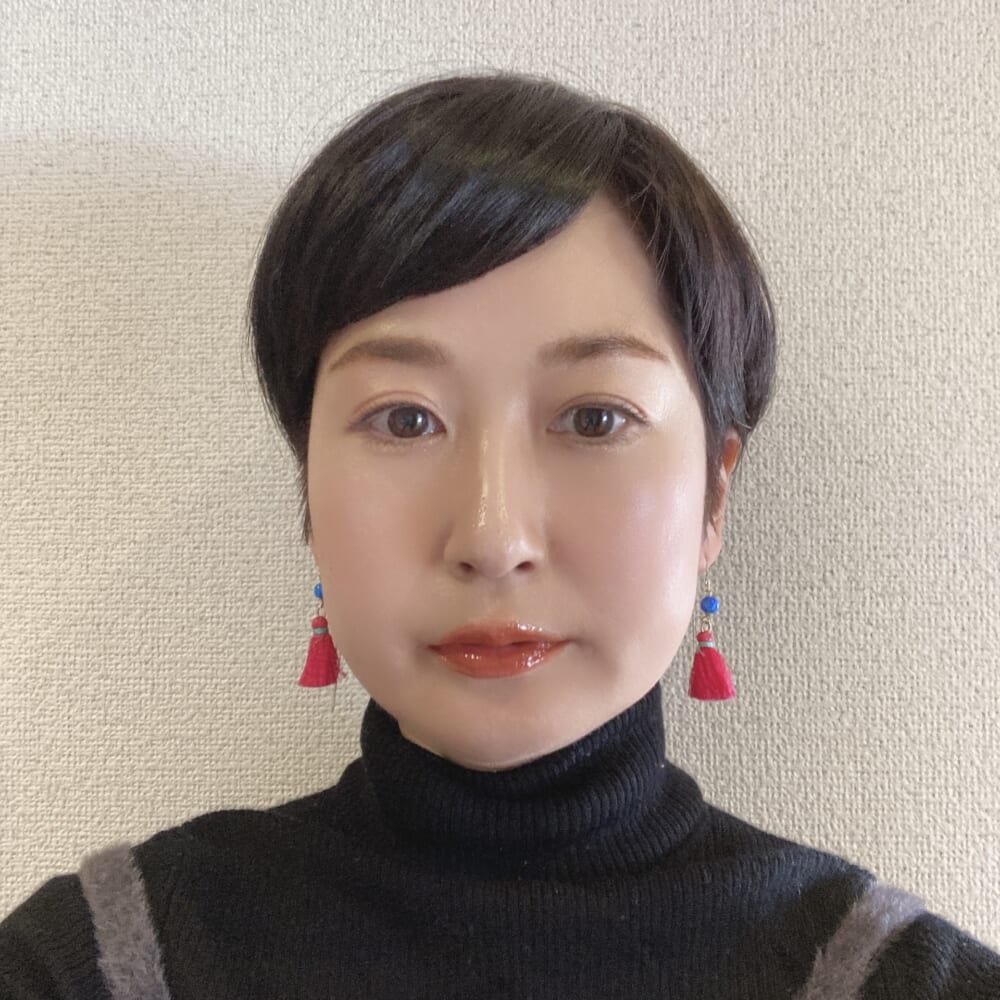 【40代LEE12月号レビュー】赤、ひらひら、パールで「地味見え」解決！ | LEE